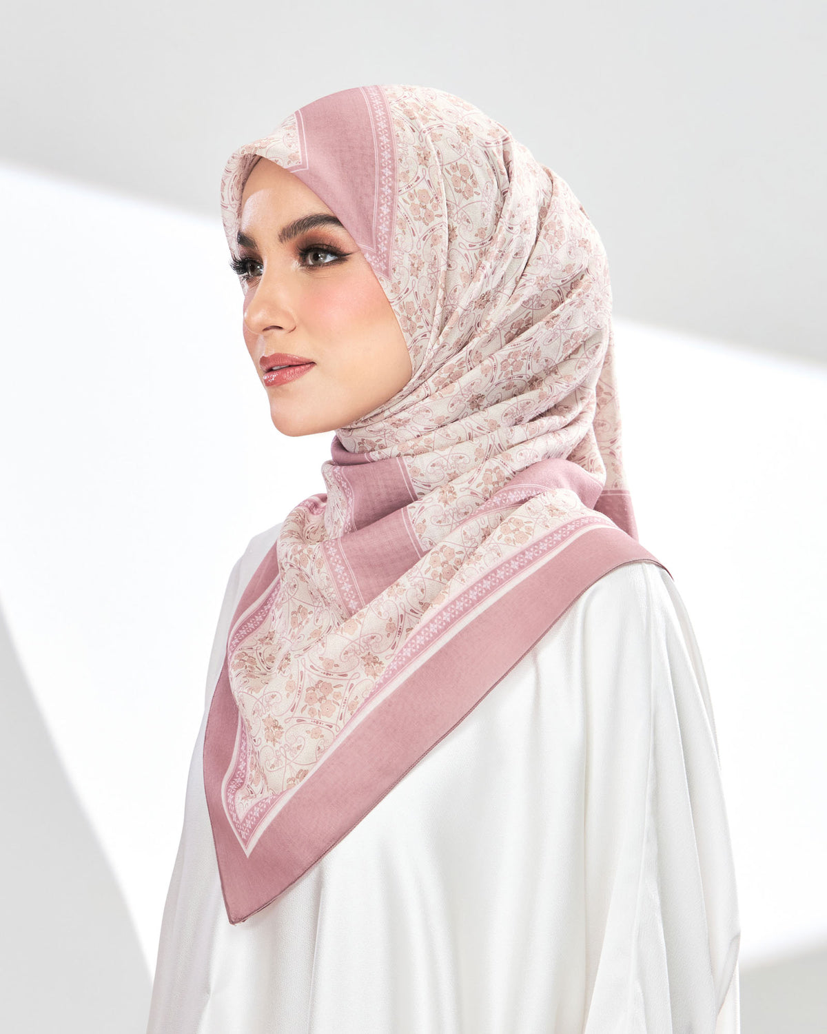 Get The Best Printed Shawl Online In Malaysia – Tudungruffle